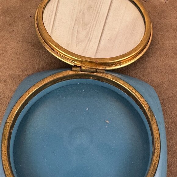 Vintage | Bags | Vintage Art Deco Blue Bakelite Powder Compact With A ...